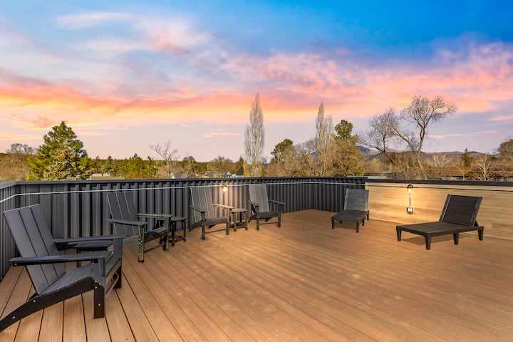Epic Rooftop Views | Luxury Dt Flag | 2 King Beds - Northern Arizona University, Flagstaff
