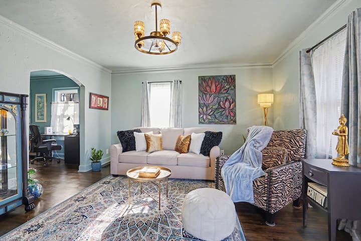 Lotus Lounge On Route 66 - Tulsa, OK