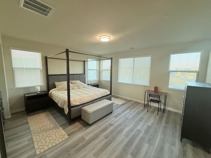 Clean, Quiet Home W/ Individual Locked Master Room - Modesto, CA
