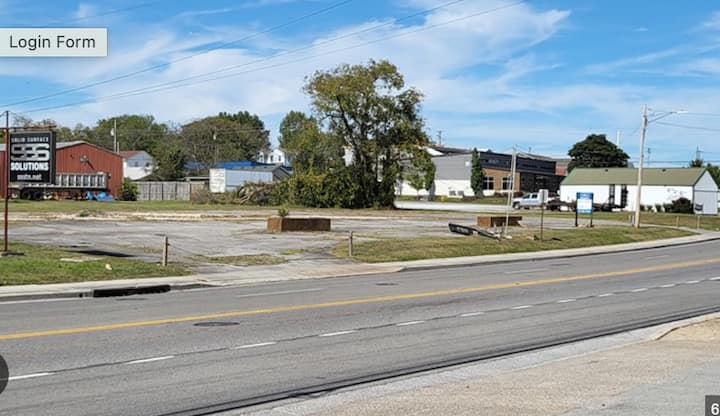 Campsite For Rv And Or 18 Wheeler Parking. - Lebanon, Tennessee, TN