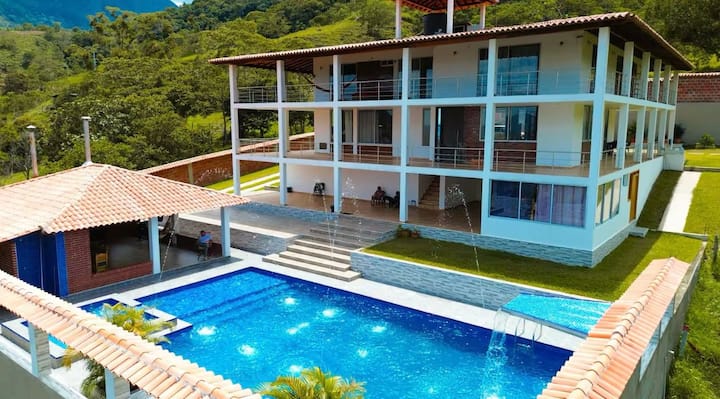 Amplia Mansion De Lujo - Chinácota