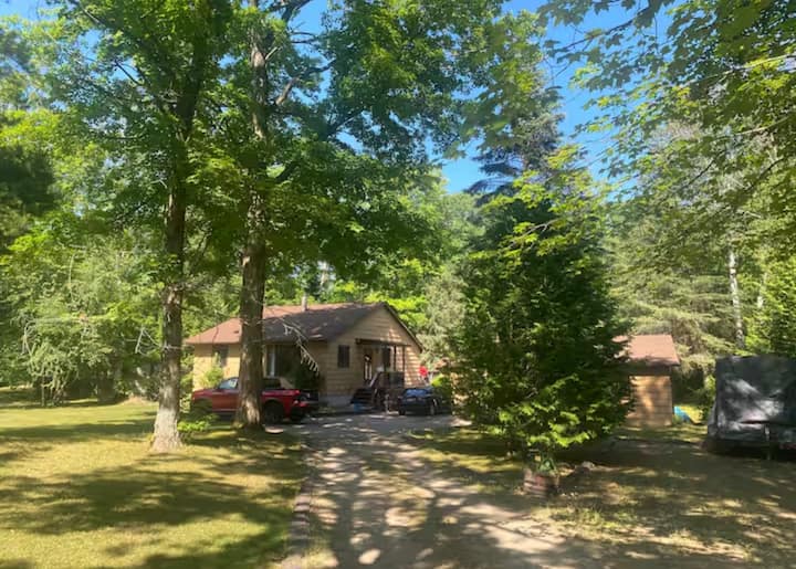 Compass Cottage In Sauble Beach - Sauble Beach