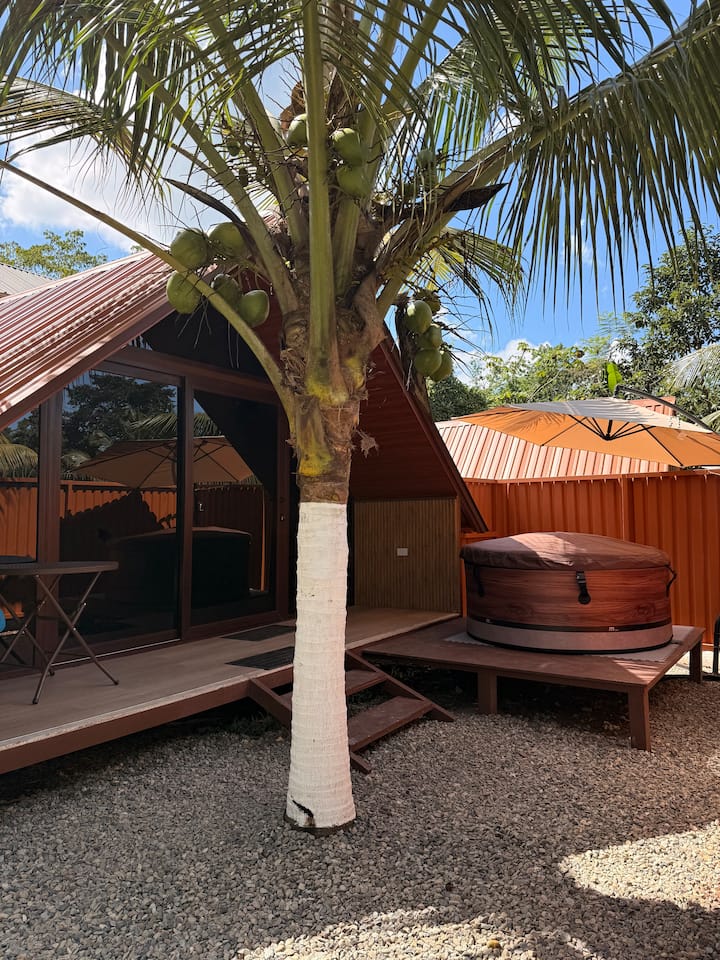 Cabaña Aurora: Jacuzzi, Piscina Y Naturaleza - Honduras