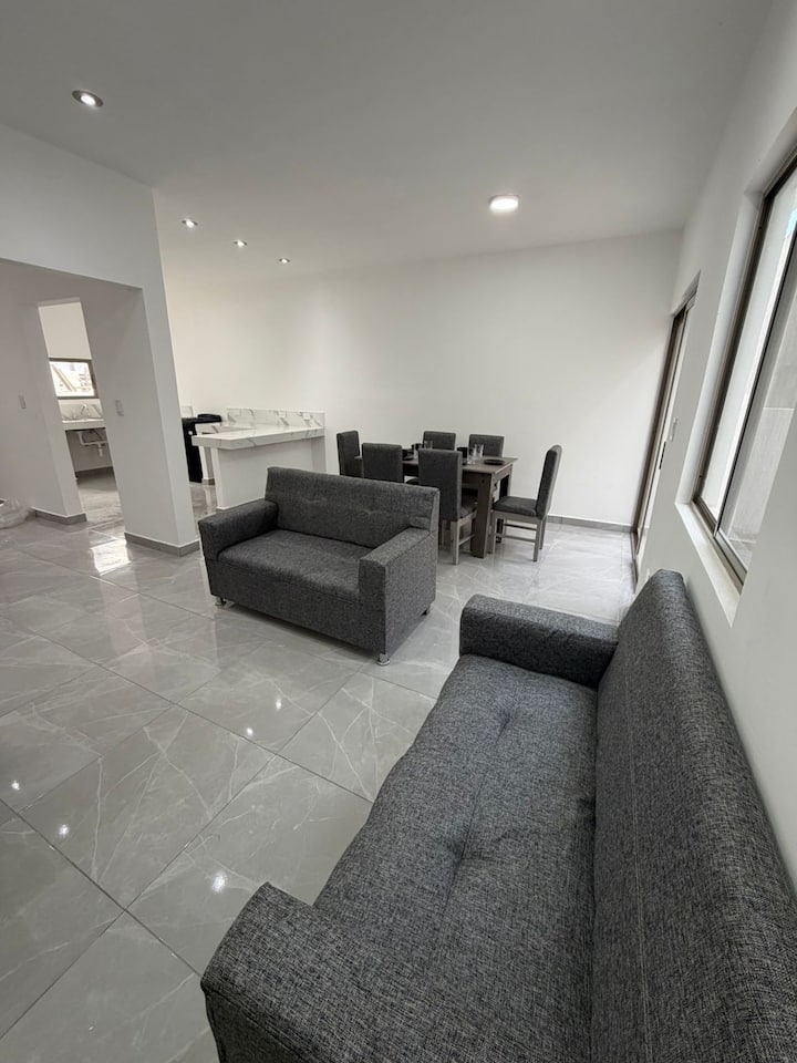 Privada Ana, Casa De 2 Pisos - Reynosa