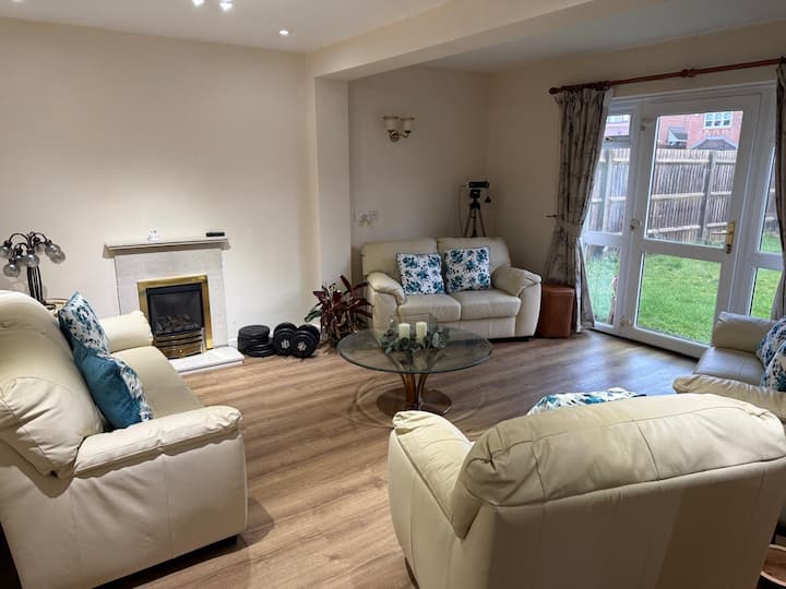 Ensuite Detached Bungalow, Superking Bed, Garden - Marlow