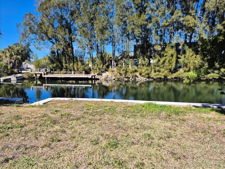 Beautiful Home In Hudson On The Canal - Hudson, FL