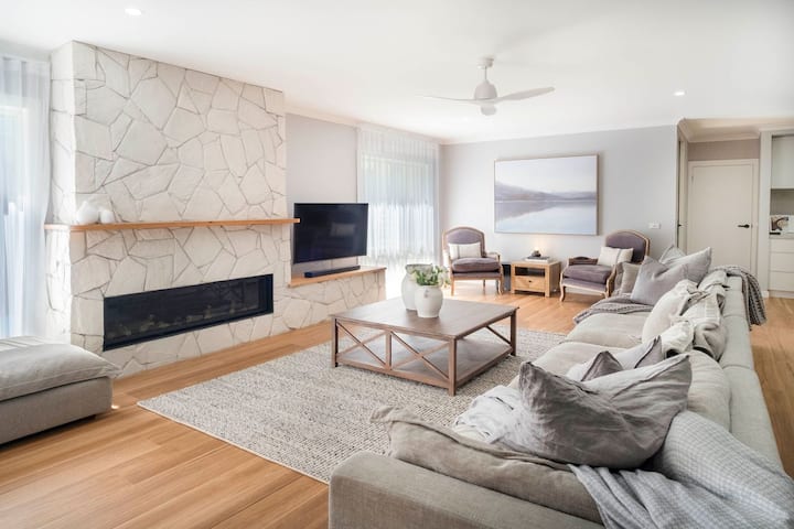 Sundown Country Club - Accessible, Sauna, Minigolf - Bright