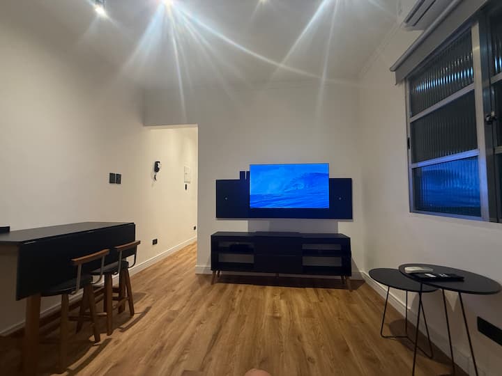 Apt Perto Da Praia C/ Ar E Garagem - Santos