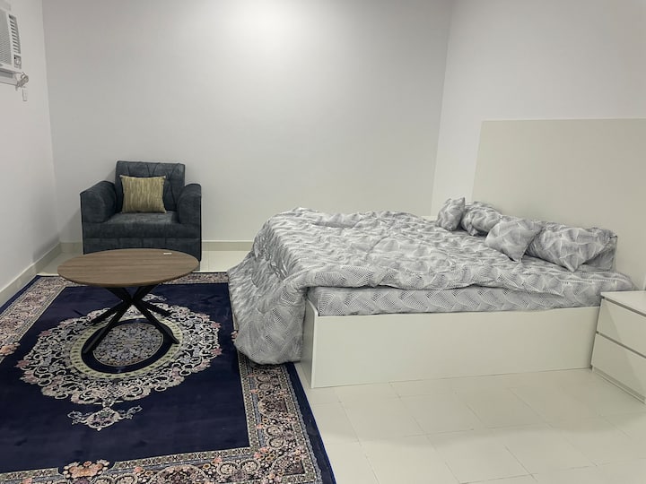 غرفه ماستر كبيره مع حمام ومطبخ كامل - Medina (Saudi Arabia)