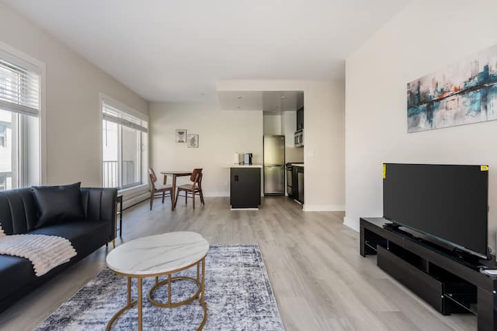 Urban 1br Haven With In-unit Laundry & Workdesk - San Francisco, CA