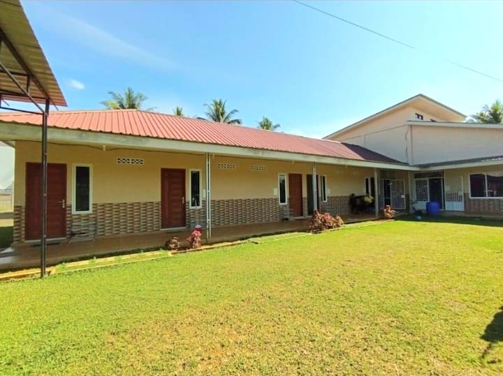 Ac Dorm Room 2. 12-14 People. Bunkbeds. 2nd Floor. - Singkawang