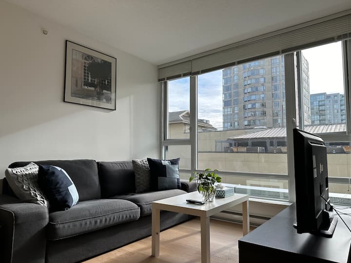 Near Richmond Center 1bed Apartment - Ladner
