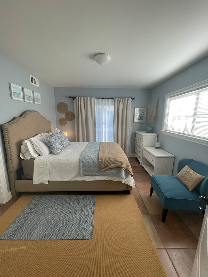 East Side Costa Mesa Private Bedroom/bath - Costa Mesa, CA