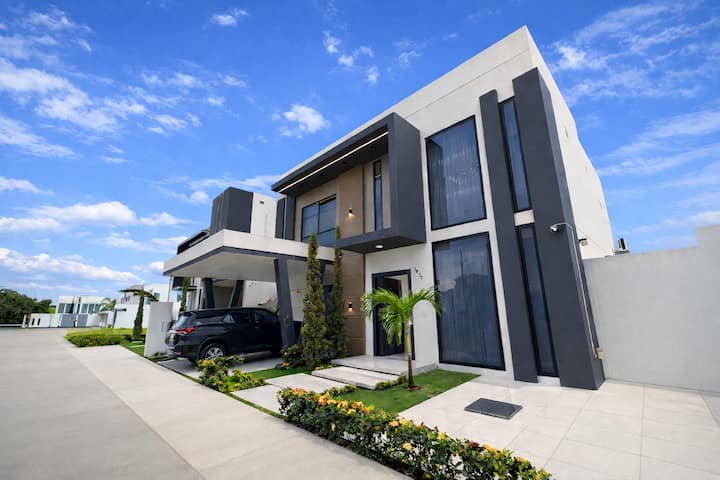Casa De Lujo + Psicina/jacuzzi/bbq Privado 3 Hab - Guayaquil