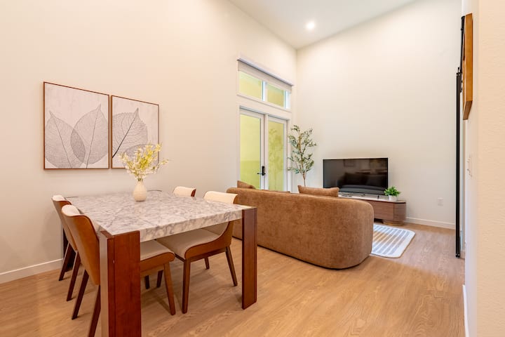 Modern King 1b1b｜pool & Spa｜smart 4k Tvs - Montclair, CA