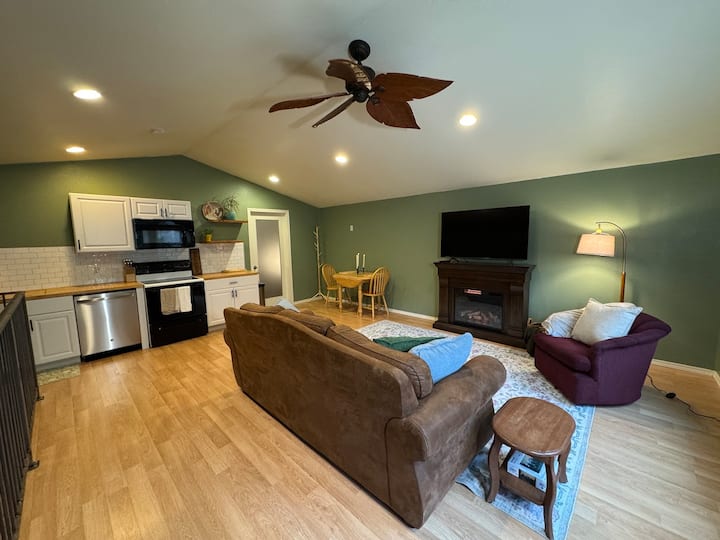 Cozy Mountain Guesthouse | Schweitzer & Beach - Sandpoint, ID