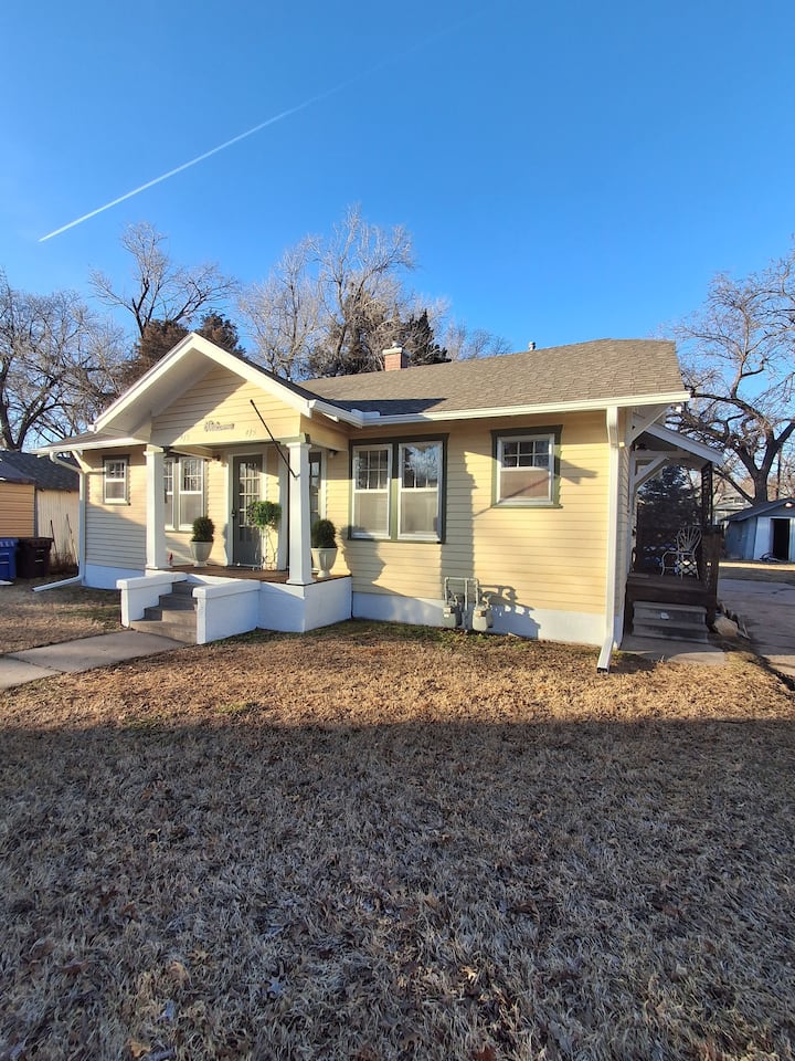 The Sutherland Cottage East - Lake Inman, KS