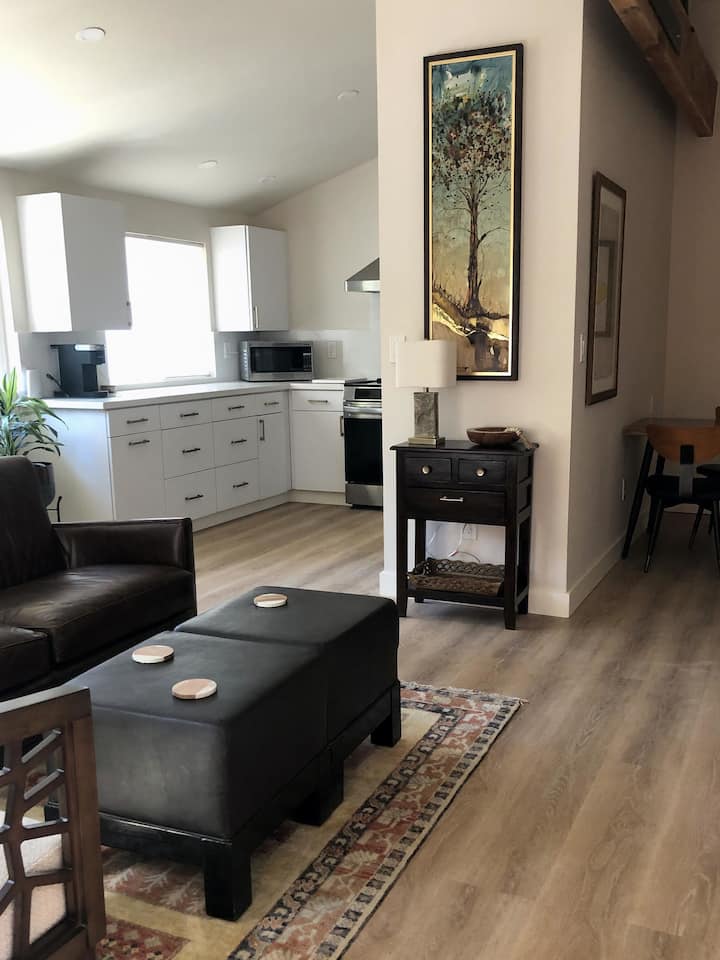 Nomad's Nest: Central, Accessible & Eco-friendly - Novato, CA