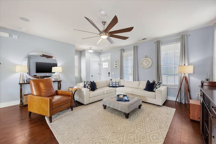 Modern Chic Home | Minutes To Uptown & Camp N. End - Charlotte, NC