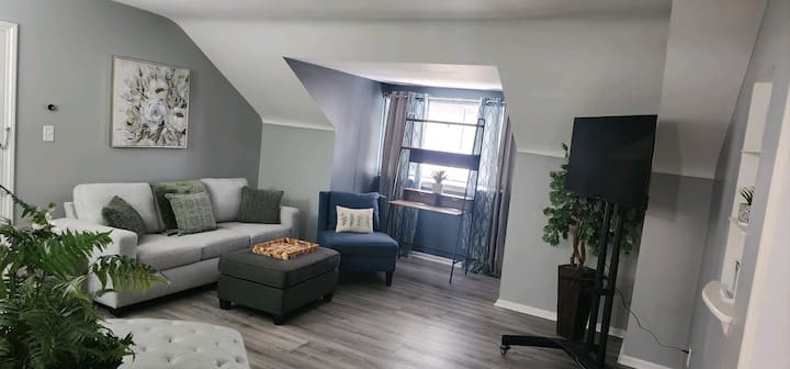 Modern 1br Exec Stay | Self Checkin | 1gb Wi-fi - Toledo, OH