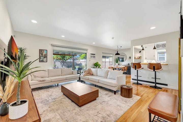 Coffee Bar, Atari & Backyard | Oc/la Disney/knotts - Downey, CA