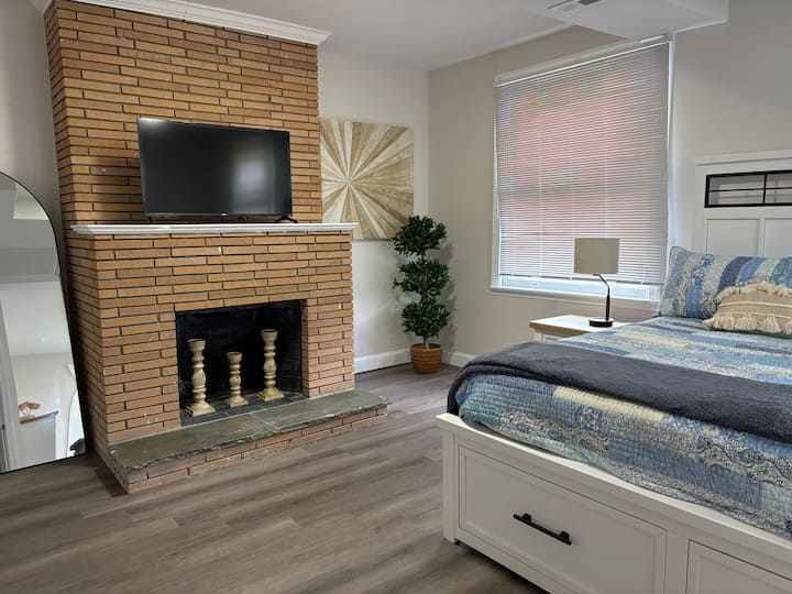 Spacious 7 Br House Historic Old New Castle - Wilmington, DE