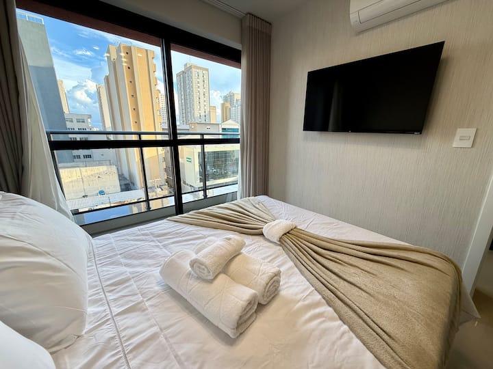 Loft 503 No Centro • Espaço Completo Com Varanda! - Curitiba