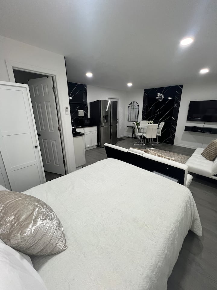 The Hidden Gem - Tampa, FL