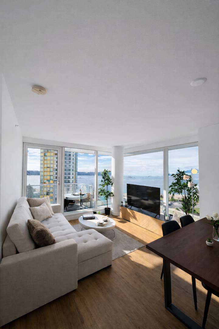 Luxury Oceanfront Condo, Dt Vancouver - Canada