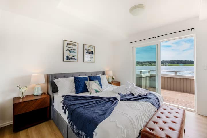 The Viewhouse | 2br Waterfront Level In Oak Harbor - Oak Harbor, WA