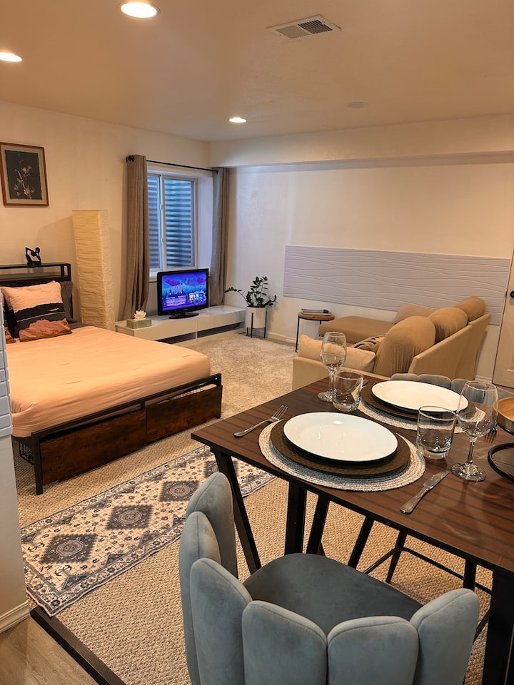 Private, Quiet Studio Near Southlands|free Parking - Aurora, CO