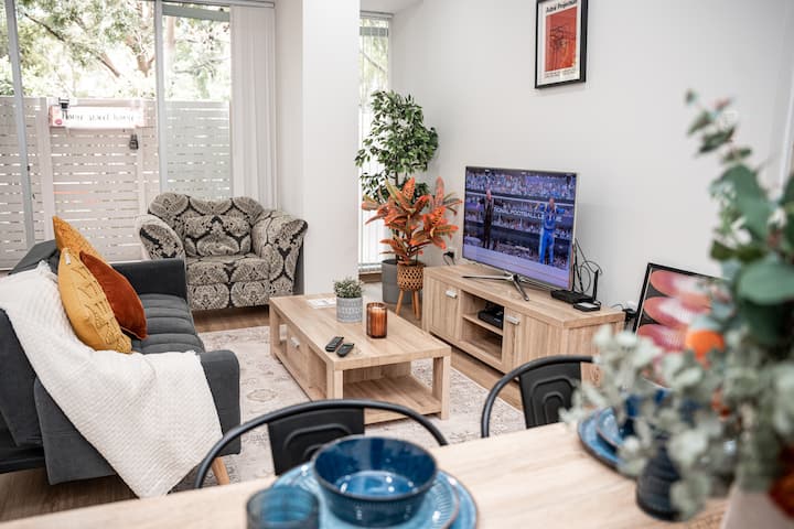Cozy 2br Near Cbd & Airport – Patio & Parking - Sydney