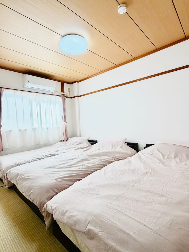 熊本駅徒歩14分/駐車場１台無料/洗濯機+乾燥機付/最大７名/usb-c対応/家族・グループに最適 - Kumamoto, Japan