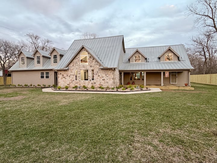 Upscale Retreat | Sleeps 16 | Designer Bunks - San Felipe, TX