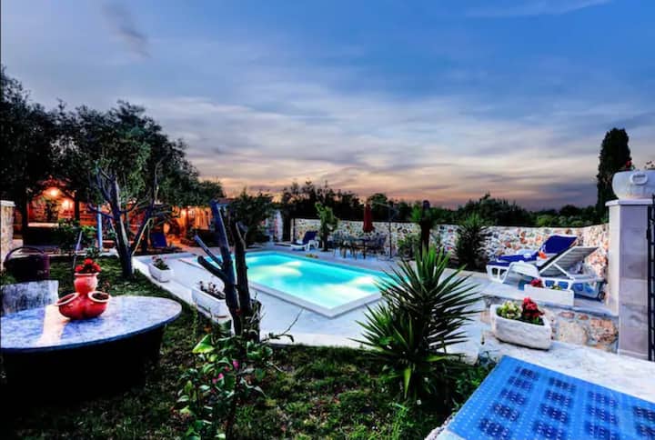 Robinzon House With Pool - Bibinje