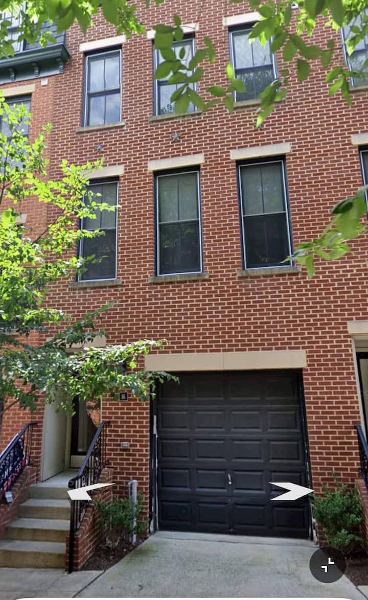Urban Haven In Upper Fells Point! - Baltimore, MD