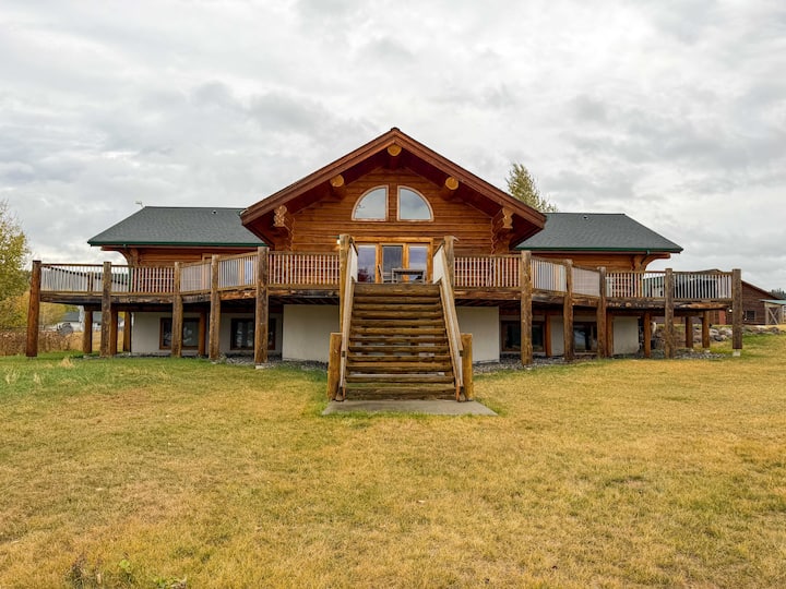 Eagles Nest - Lac la Hache