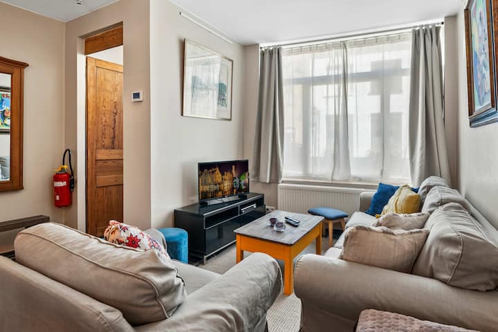 Family Townhouse Near Bruges Markt W/ Backyard - Bruges