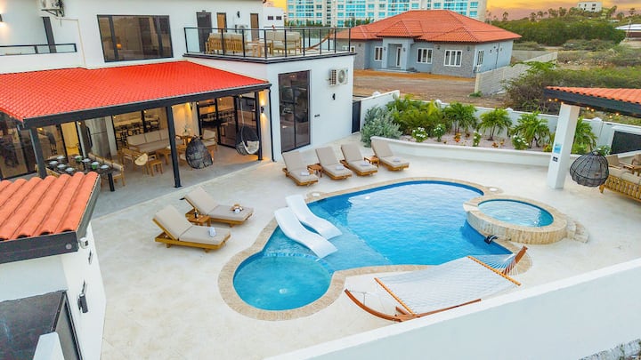 Grand Palm Luxury Villa W/pool &Hot Tub By Bocobay - Aruba