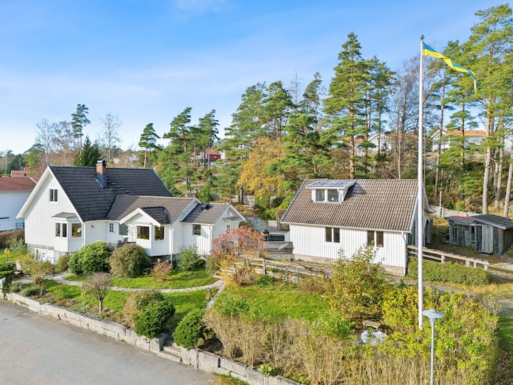 Liten Lägenhet Med Havsutsikt. - Strömstad