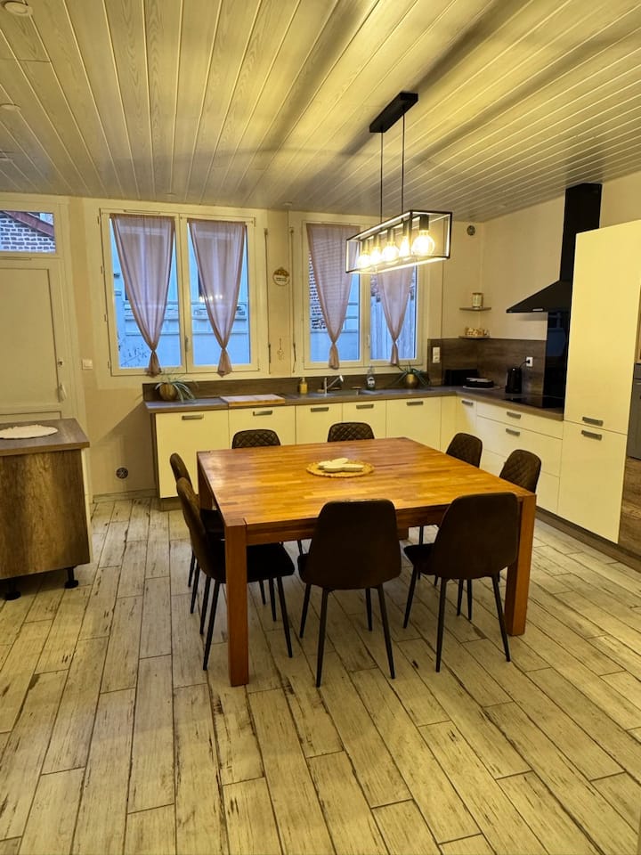 Maison Entre Les Deux Grandes Places D'arras - Arras