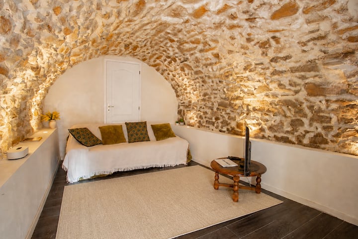 The Vault By The Orb - Roquebrun
