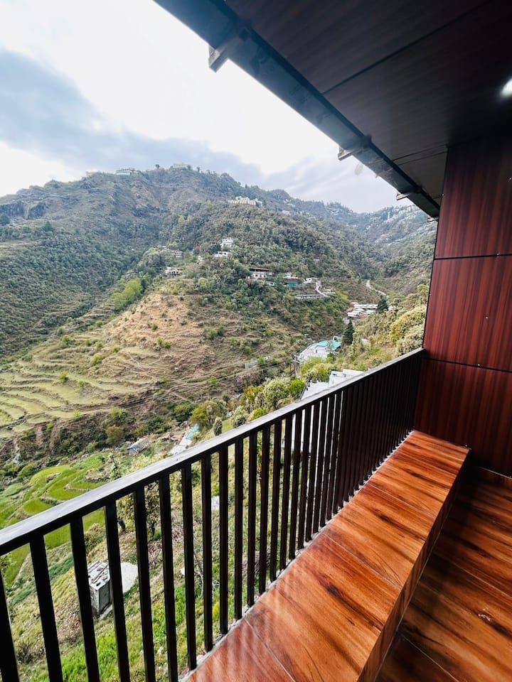 Jd's Cozy Nook Is Situated At Valley Mountain. - Mussoorie