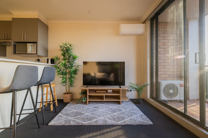 Stunning Downtown Retreat With City Views - Surry Hills