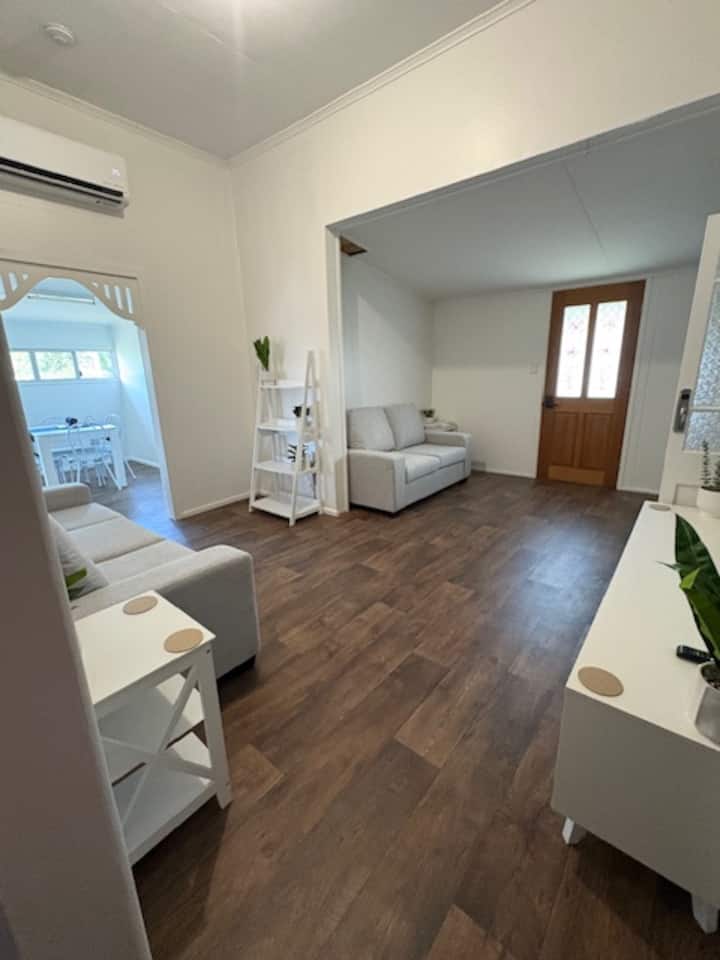 Spacious Queenslander - Ideal For Trade Crews - 馬裡伯勒