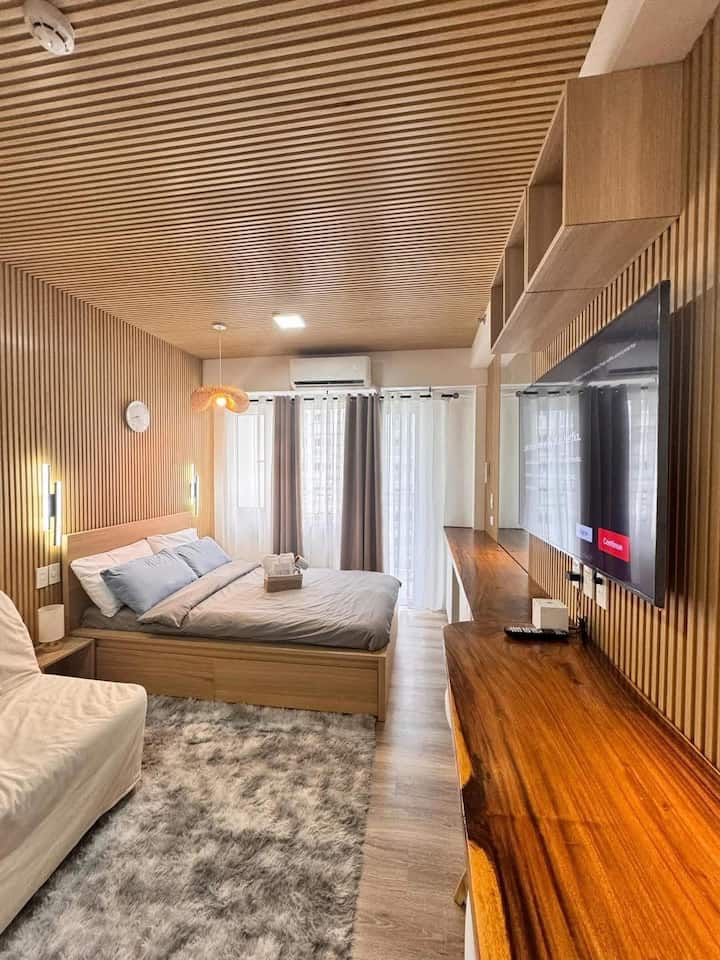 Modern Unit W/ Pool View | Shore Near Moa - Manila