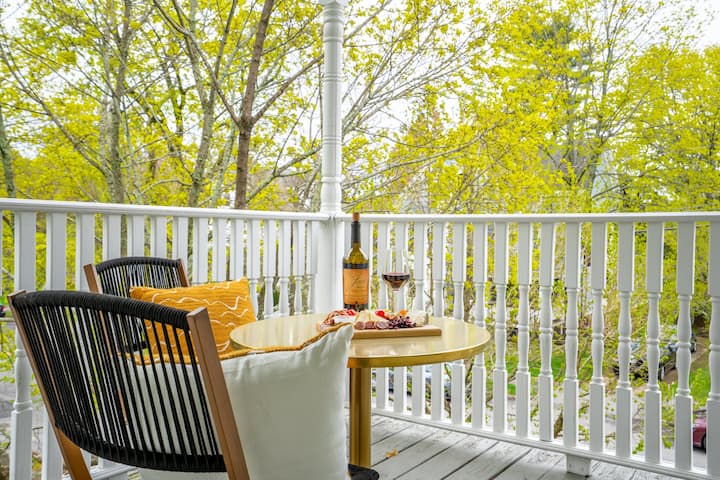 Harmony House/walk To Downtown/parking/balcony - Portland, ME