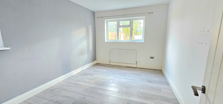 3br Home | Hamilton Road | Short & Long Stays - Romford