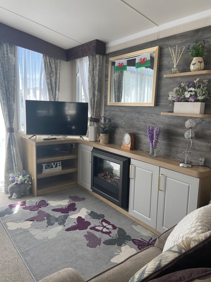 Beau 6 Berth With Private Decking And Side Garden - Porthcawl