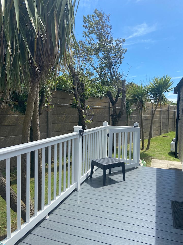 Luxury 6 Berth Caravan With Private Decking - Porthcawl